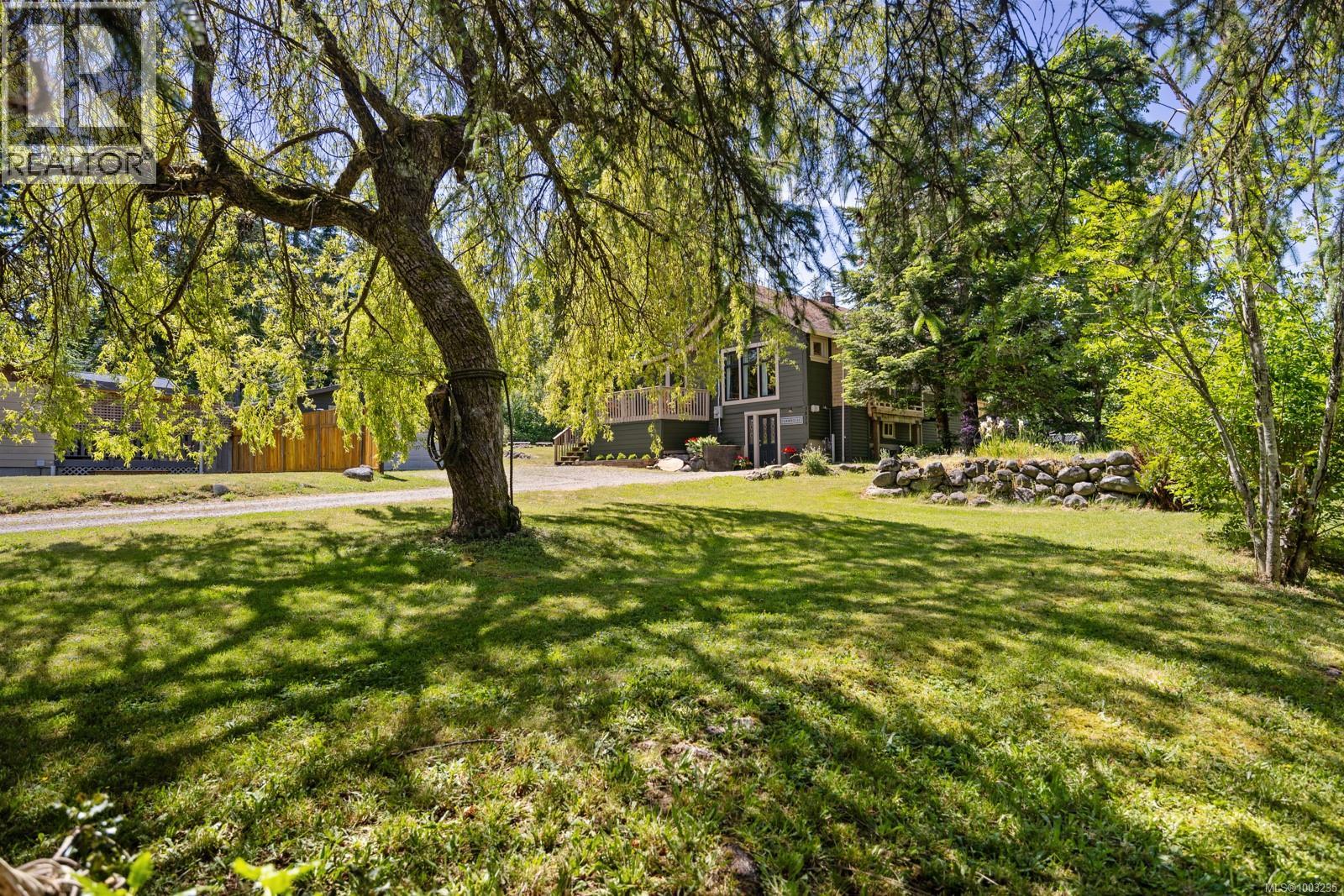 For sale: 3838/3836 Royston Rd, Royston, British Columbia V0R2V0 ...