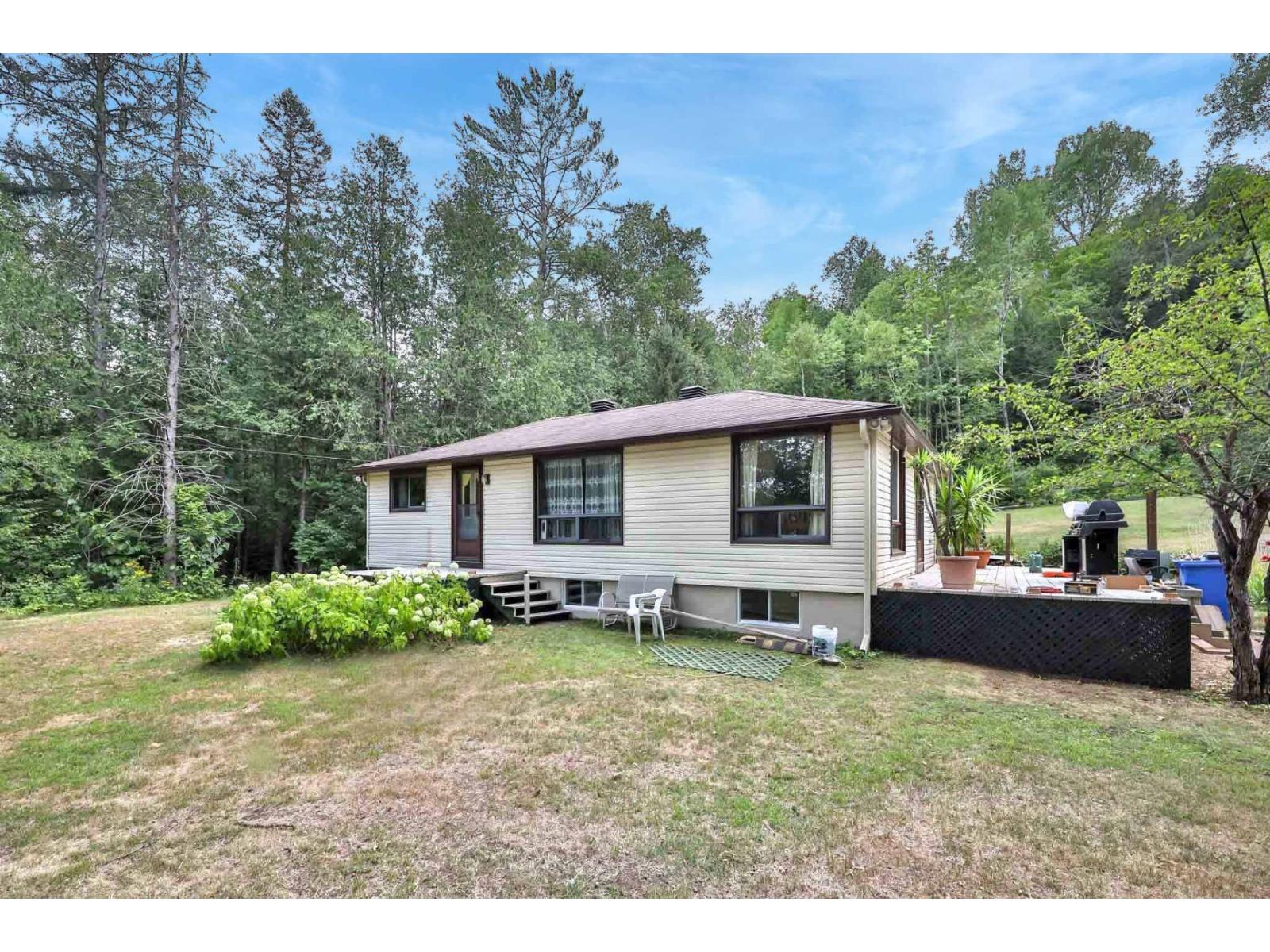 For sale: 45 Ch. Copeland-Evans, Alleyn-et-Cawood, Quebec J0X1P0 ...