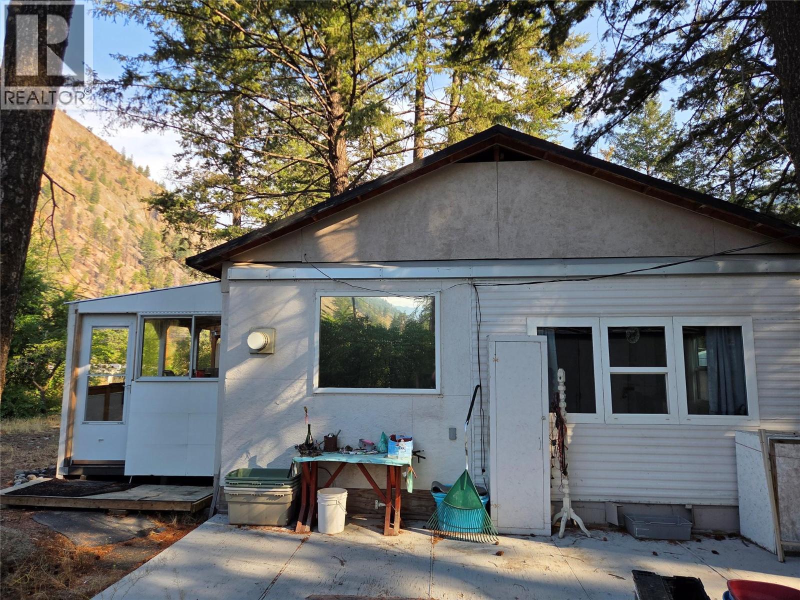 For sale: 1498 Main Street Unit# 15, Olalla, British Columbia V0X1N6 ...