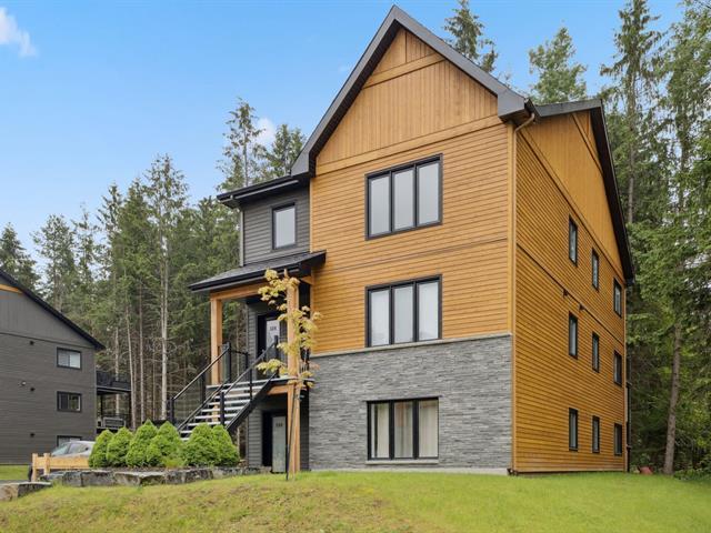 For sale: 526 Rue Charlie-Forbell, Mont-Tremblant, Quebec J8E0N6 ...