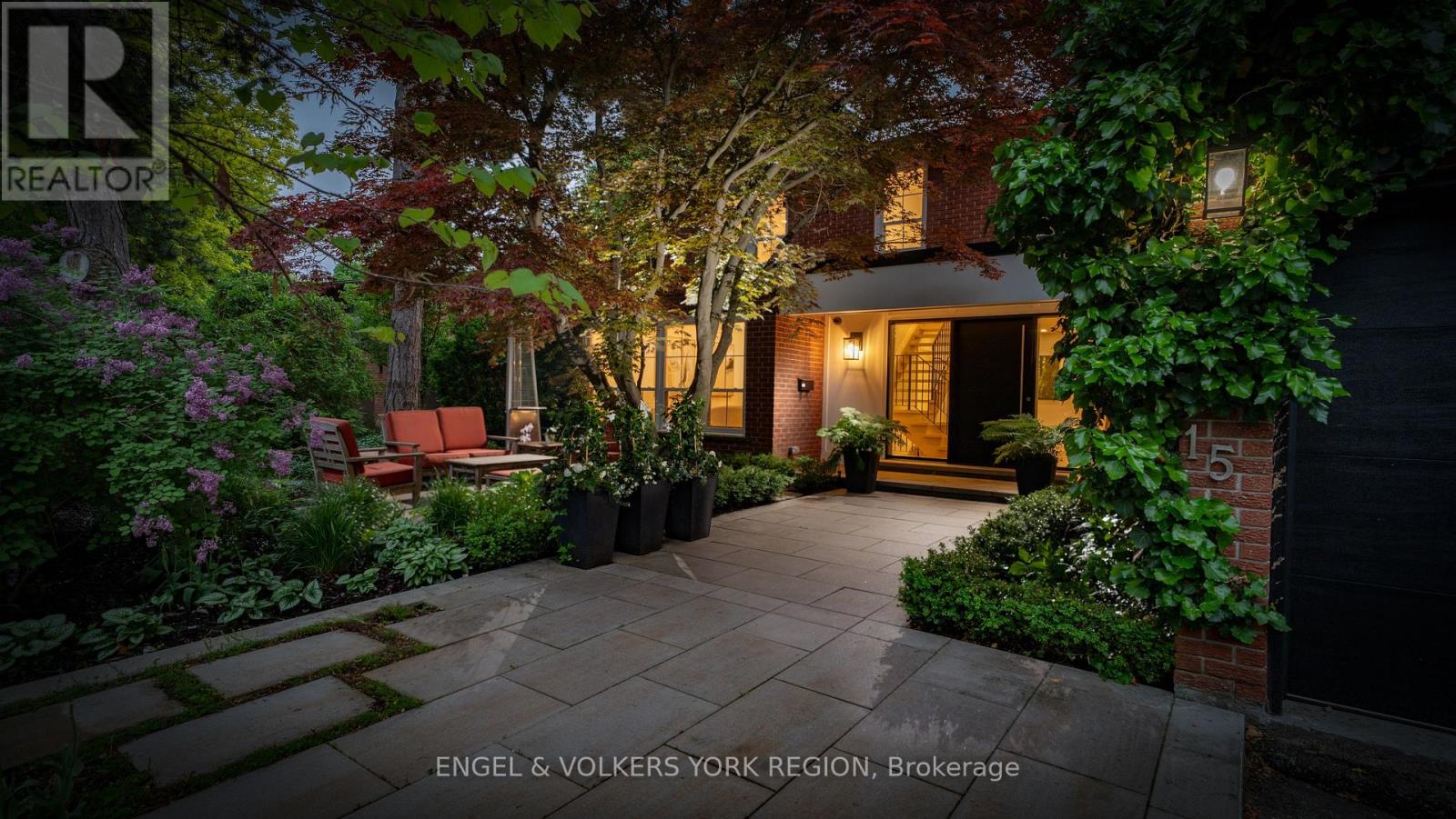 For sale: 15 SILVERGROVE ROAD, Toronto (St. Andrew-Windfields), Ontario M5L2N5 - C12375692 ...