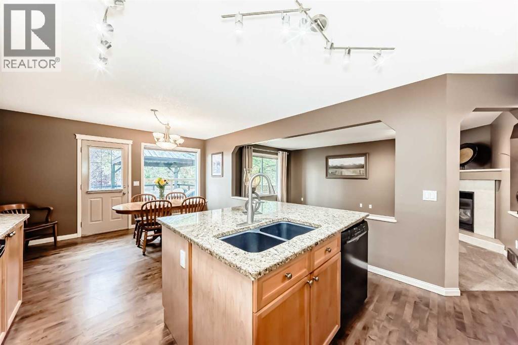 À vendre : 343 OAKMERE Way, Chestermere, Alberta T1X1N3 - A2252939 ...