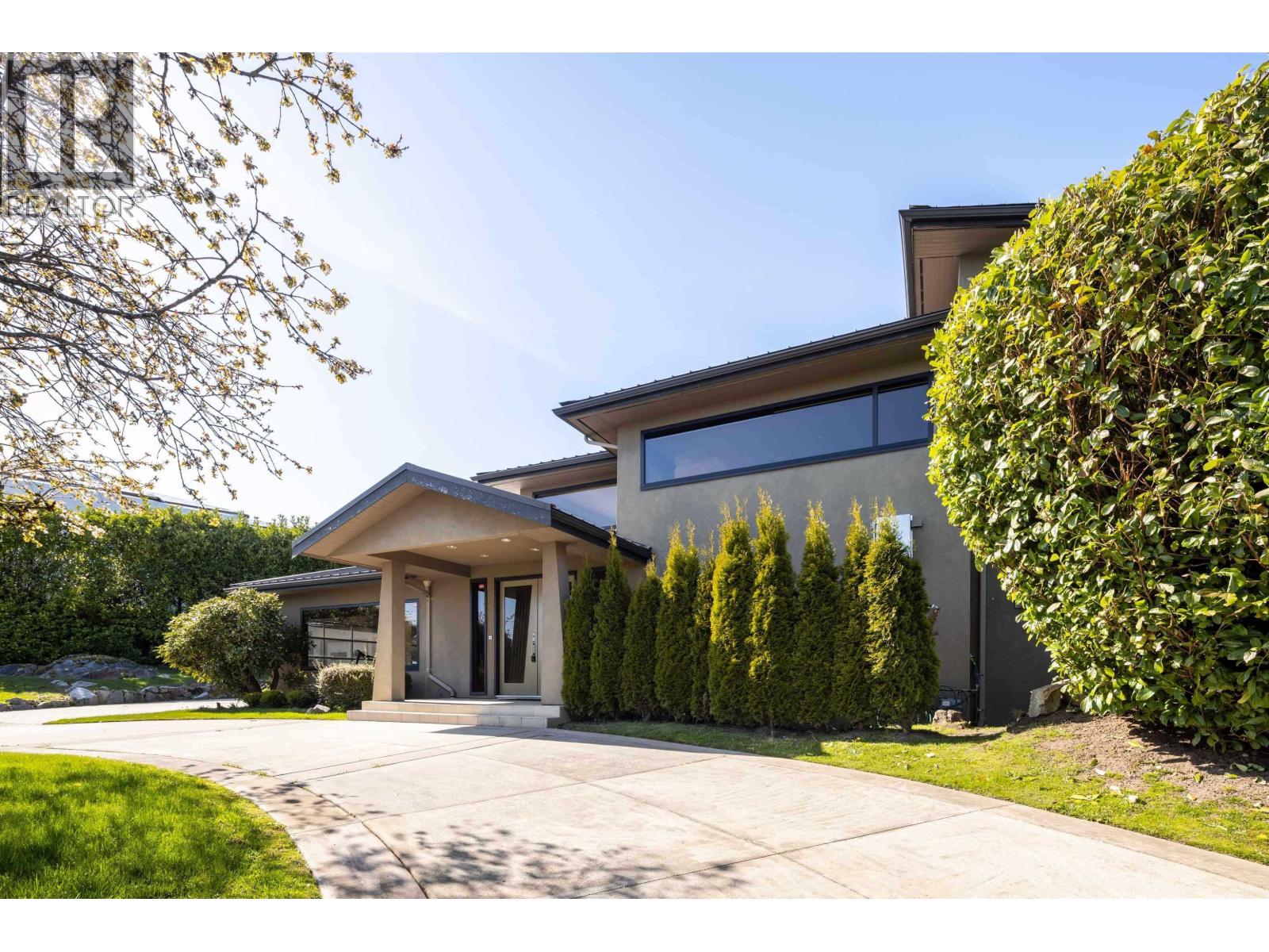 For sale: 1109 HILLSIDE ROAD, West Vancouver, British Columbia V7S2G3 ...