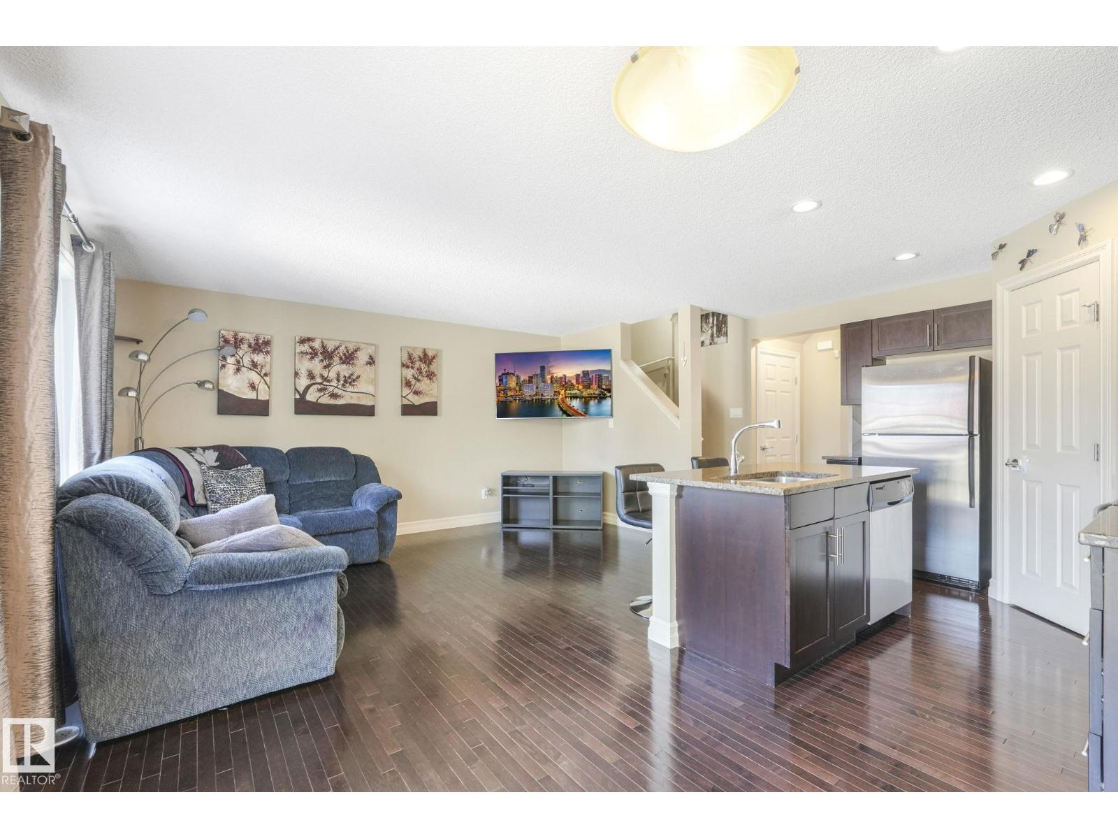 For sale: 6819 CARDINAL LI SW, Edmonton, Alberta T6W1Y9 - E4456374 ...