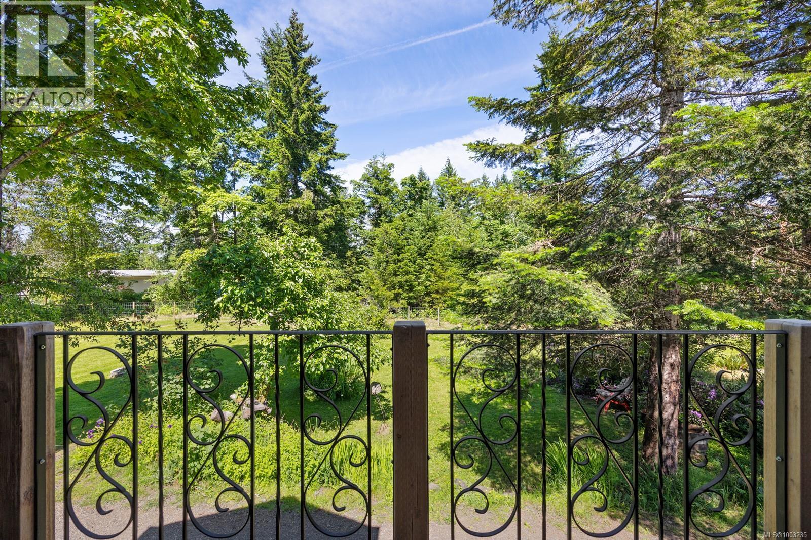 For sale: 3838/3836 Royston Rd, Royston, British Columbia V0R2V0 ...