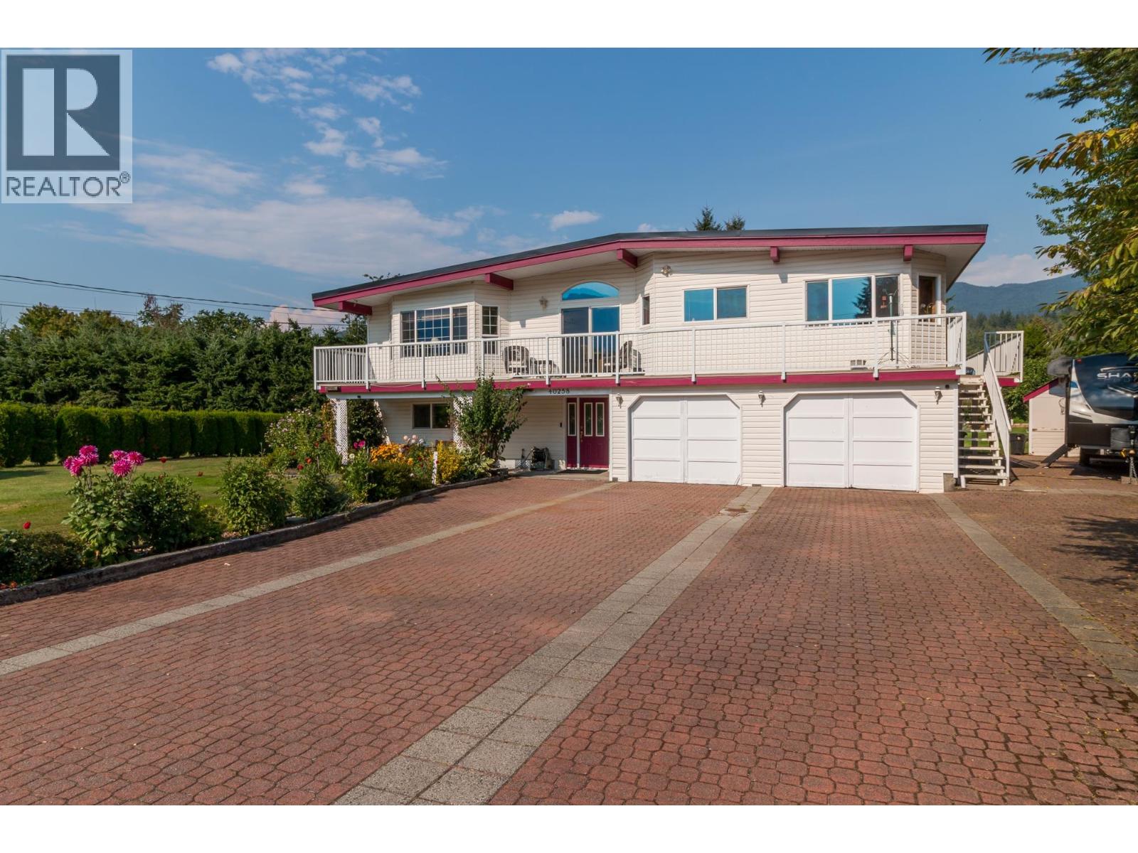 For sale: 40258 KALODON ROAD, Squamish, British Columbia V8B0G2 ...