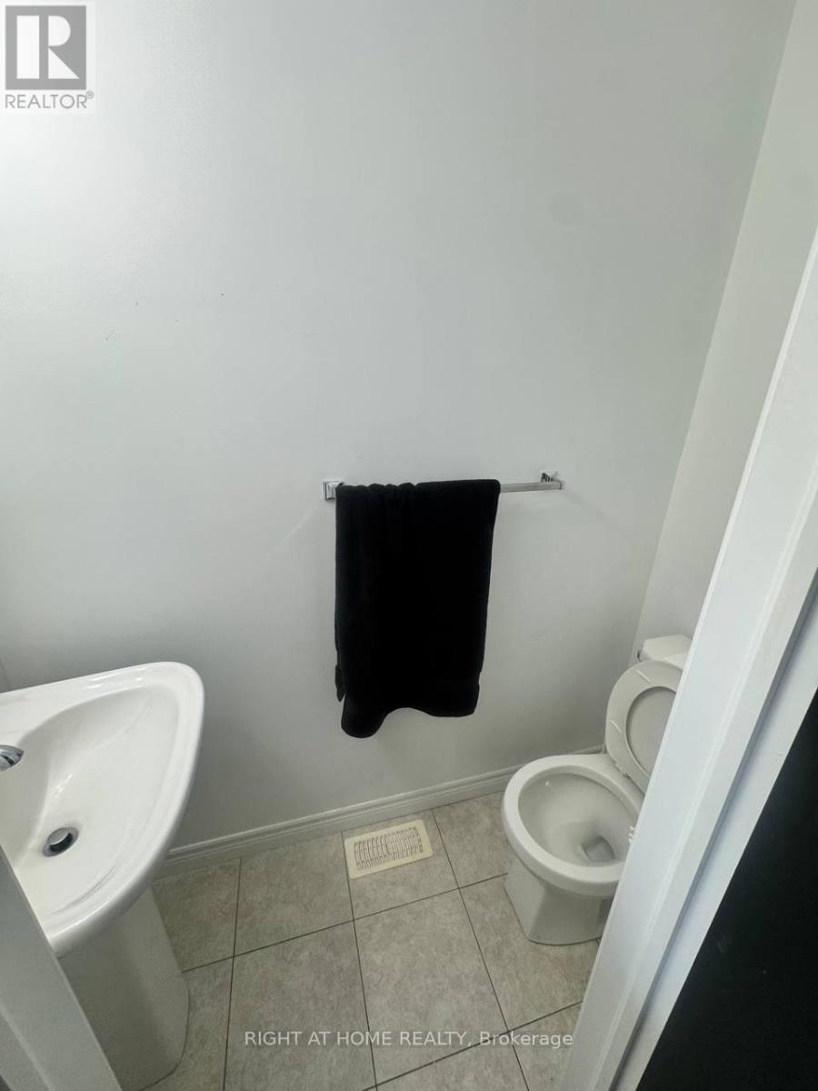 For sale: 38 BLOOM CRESCENT, Hamilton, Ontario L0R1P0 - X12390115 | REALTOR.ca