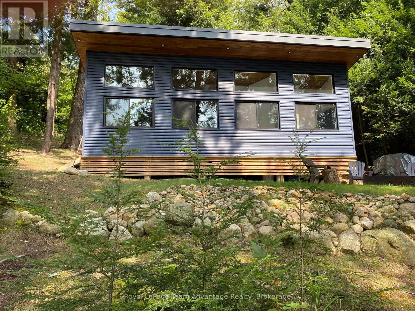 For sale: 6-236 ISLAND, Seguin, Ontario P2A2W8 - X12394811 | REALTOR.ca