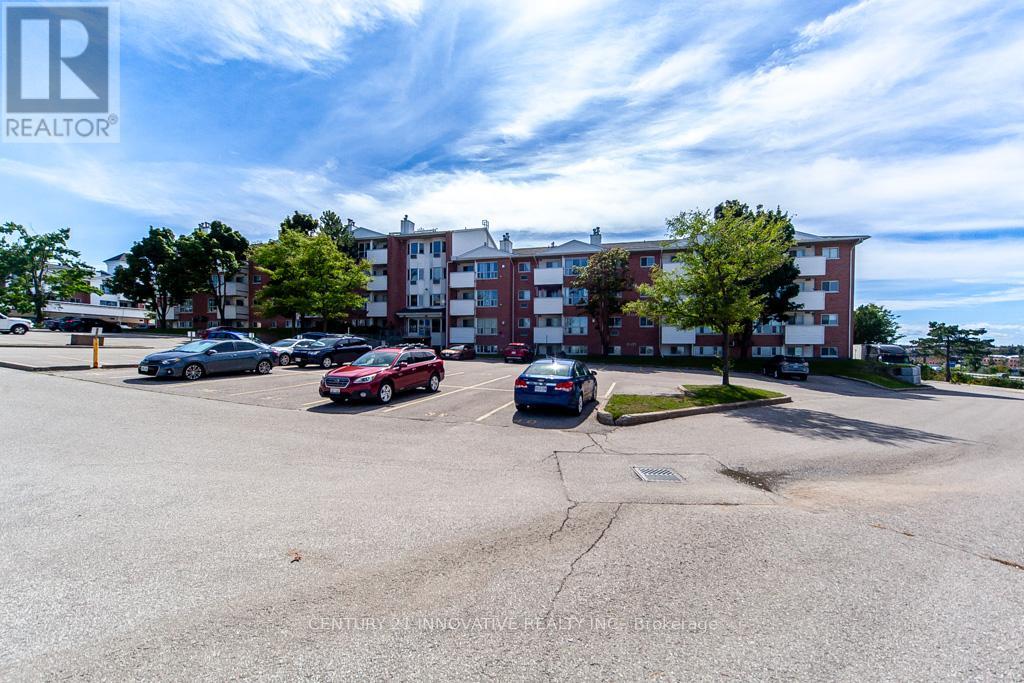 À vendre : B03 - 126 BELL FARM ROAD, Barrie (City Centre), Ontario ...