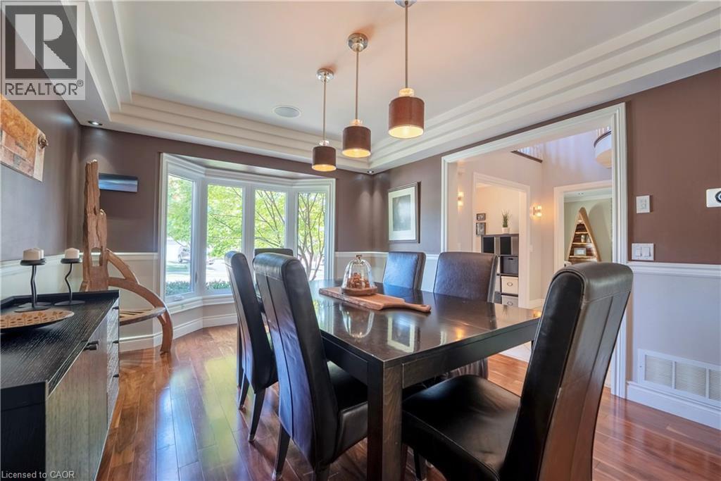 For sale: 11 MORRISON CREEK Crescent, Oakville, Ontario L6H4C3 ...