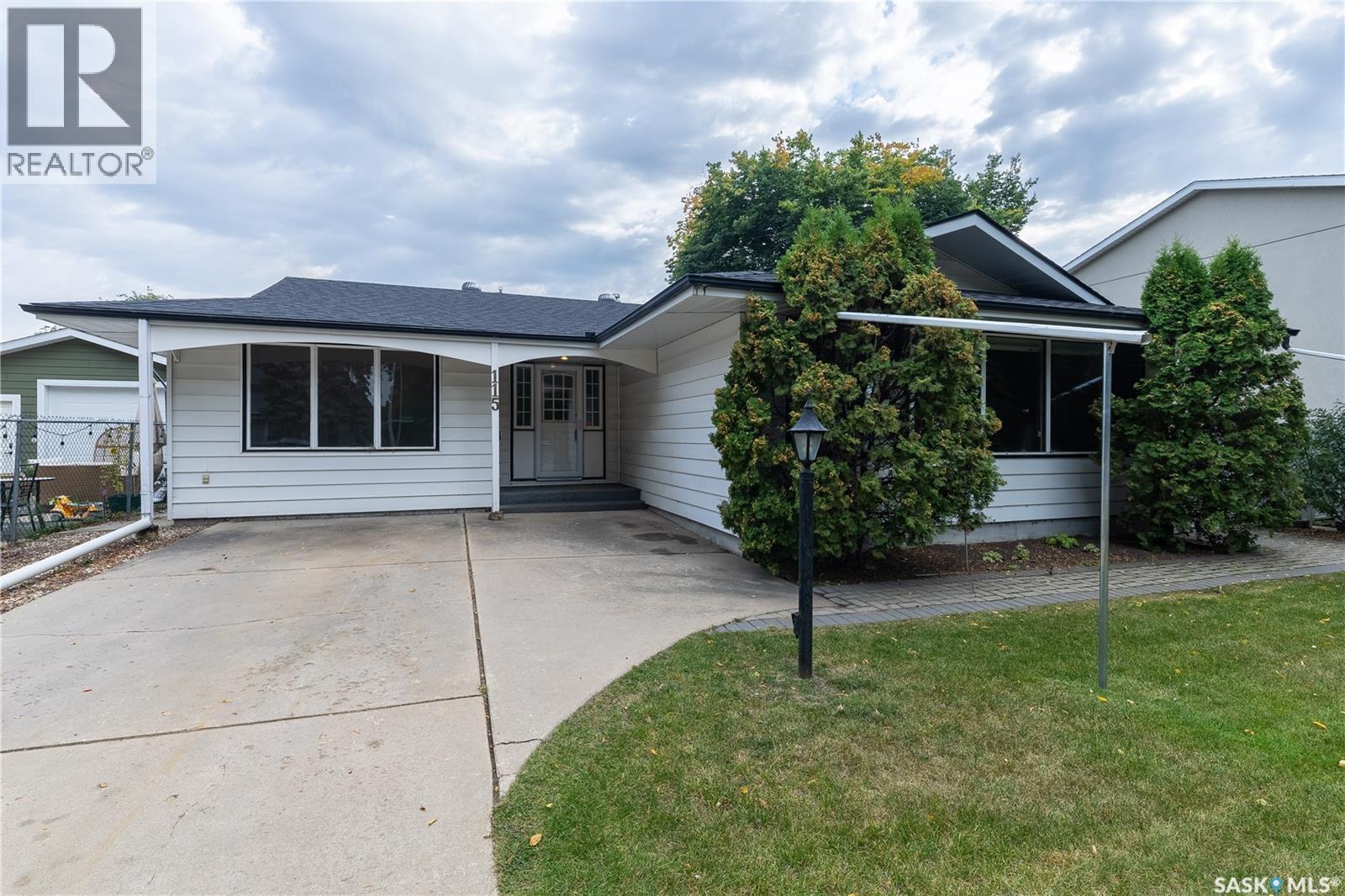 À vendre : 115 Salisbury DRIVE, Saskatoon, Saskatchewan S7H4B7 ...