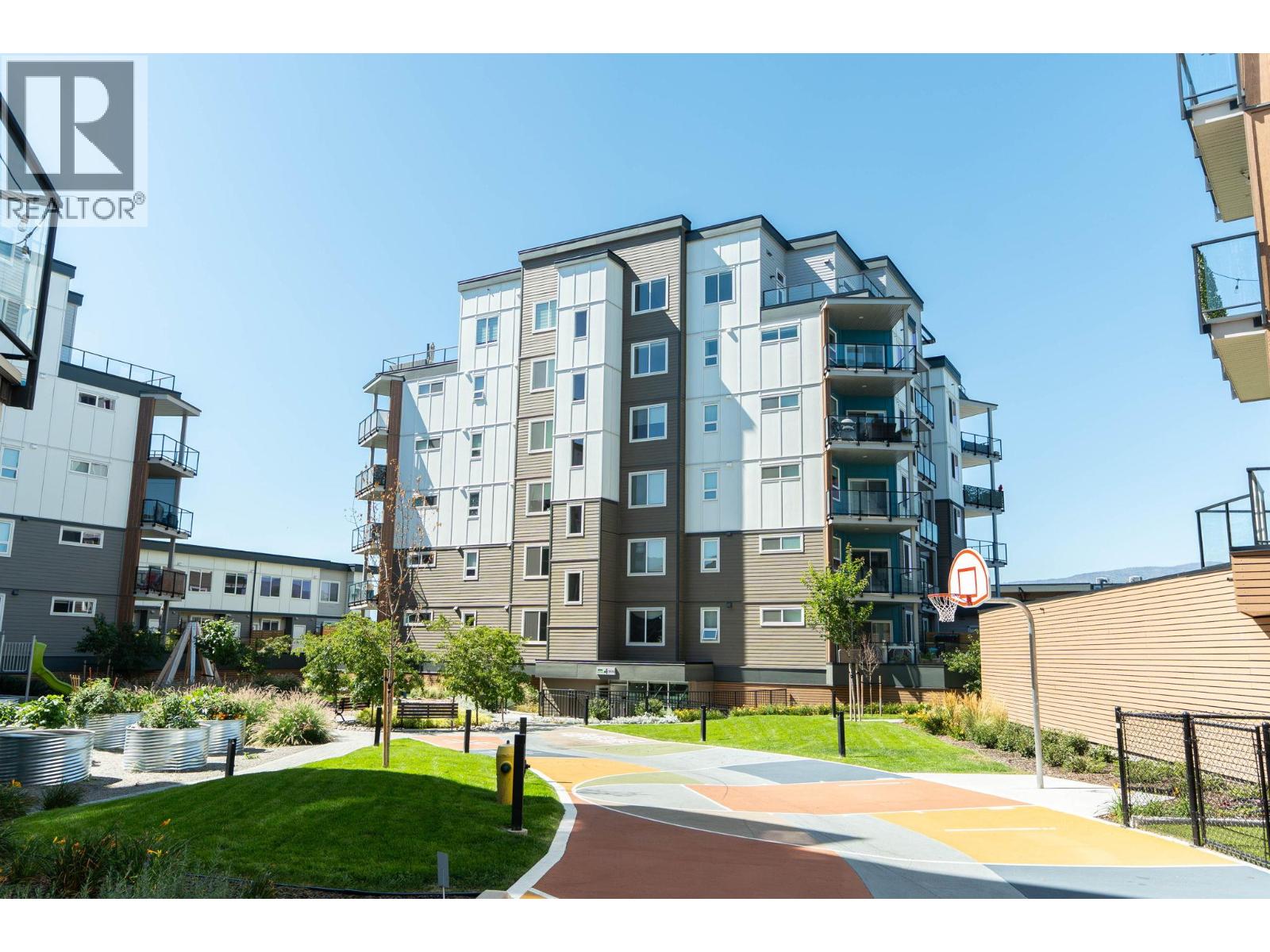 For sale: 3634 Mission Springs Drive Unit# 403, Kelowna, British ...