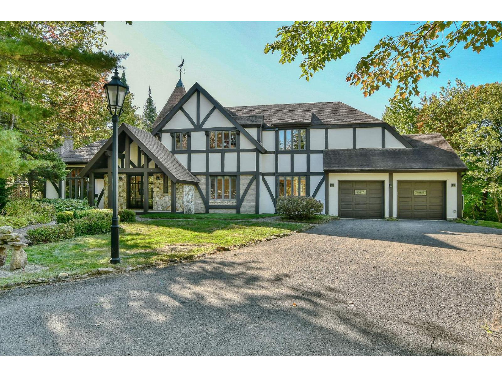 For sale: 14 Ch. des Edelweiss, Sainte-Anne-des-Lacs, Quebec J0R1B0 ...