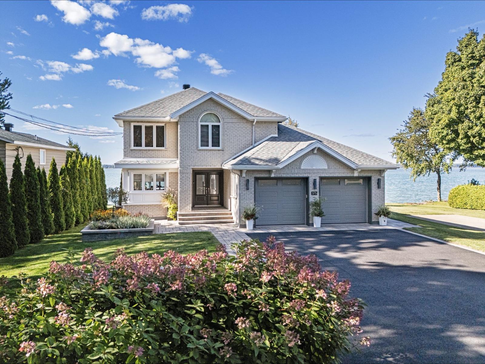 For sale: 375 Rue de la Rive, Sainte-Anne-de-Sorel, Quebec J3P1K5 ...