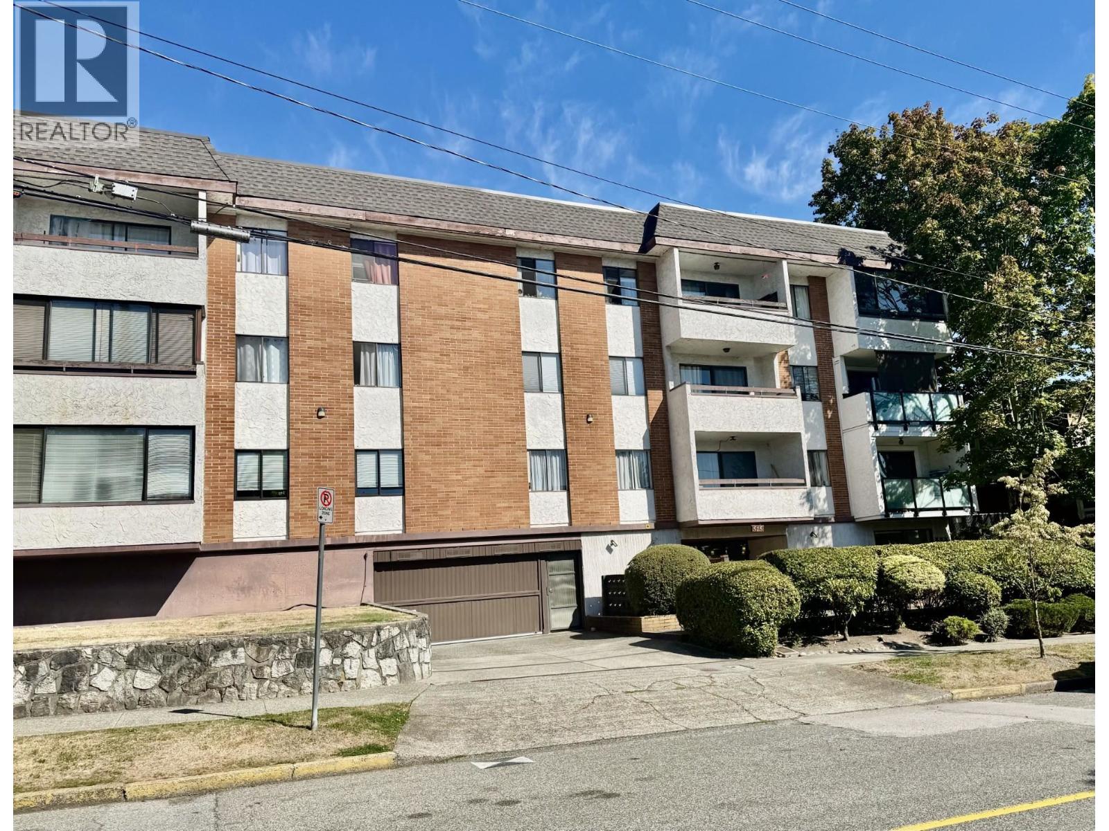 For sale: 212 515 ELEVENTH STREET, New Westminster, British Columbia ...