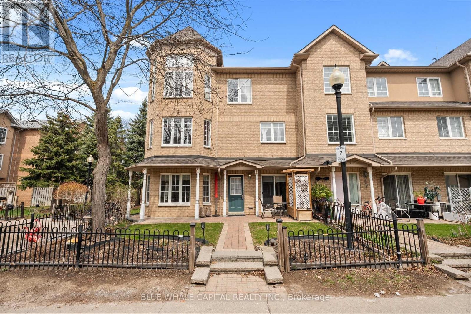 À vendre : 01 - 23 ST.MORITZ WAY, Markham (Unionville), Ontario L3R4G4 ...