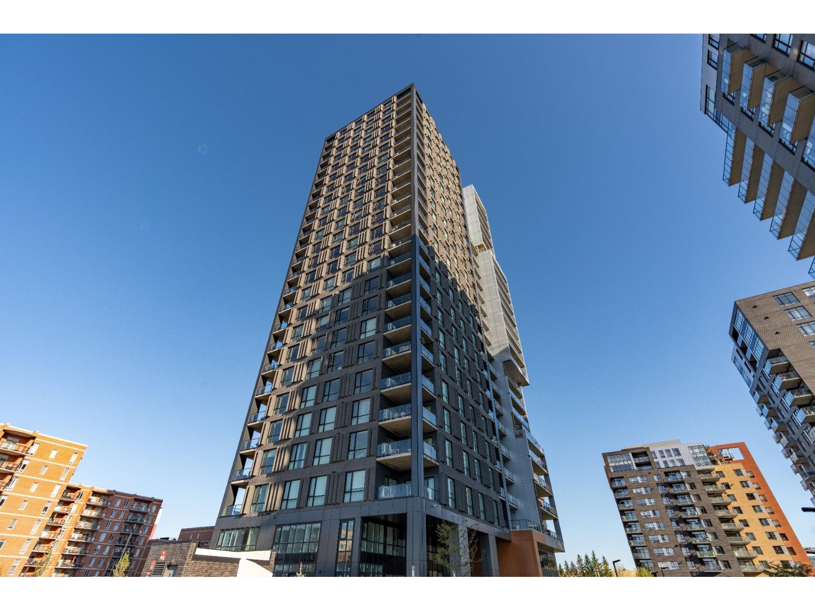For sale: 2835 Av. du Cosmodôme, #1904, Laval (Chomedey), Quebec H7T0R8 ...