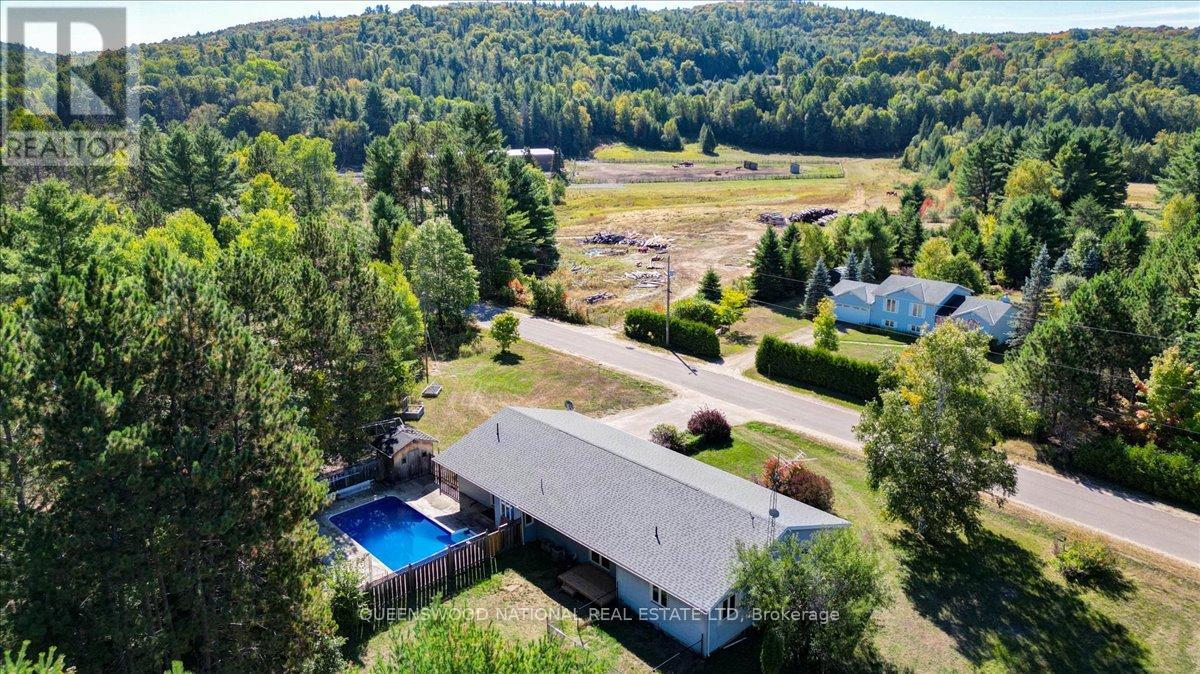 For sale: 11876 OPEONGO ROAD, Madawaska Valley, Ontario K0J1B0 ...