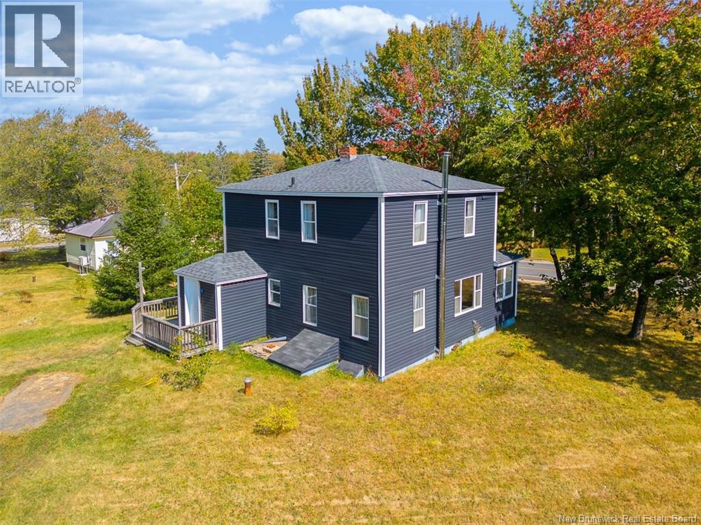 For sale: 8 Centennial Drive, Minto, New Brunswick E4B3R9 - NB126752 ...