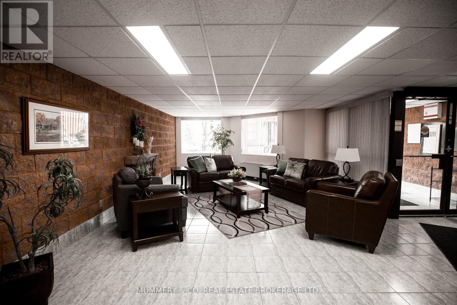 For sale: 704 - 5 MILL POND COURT, Norfolk (Simcoe), Ontario N3Y5J6 ...