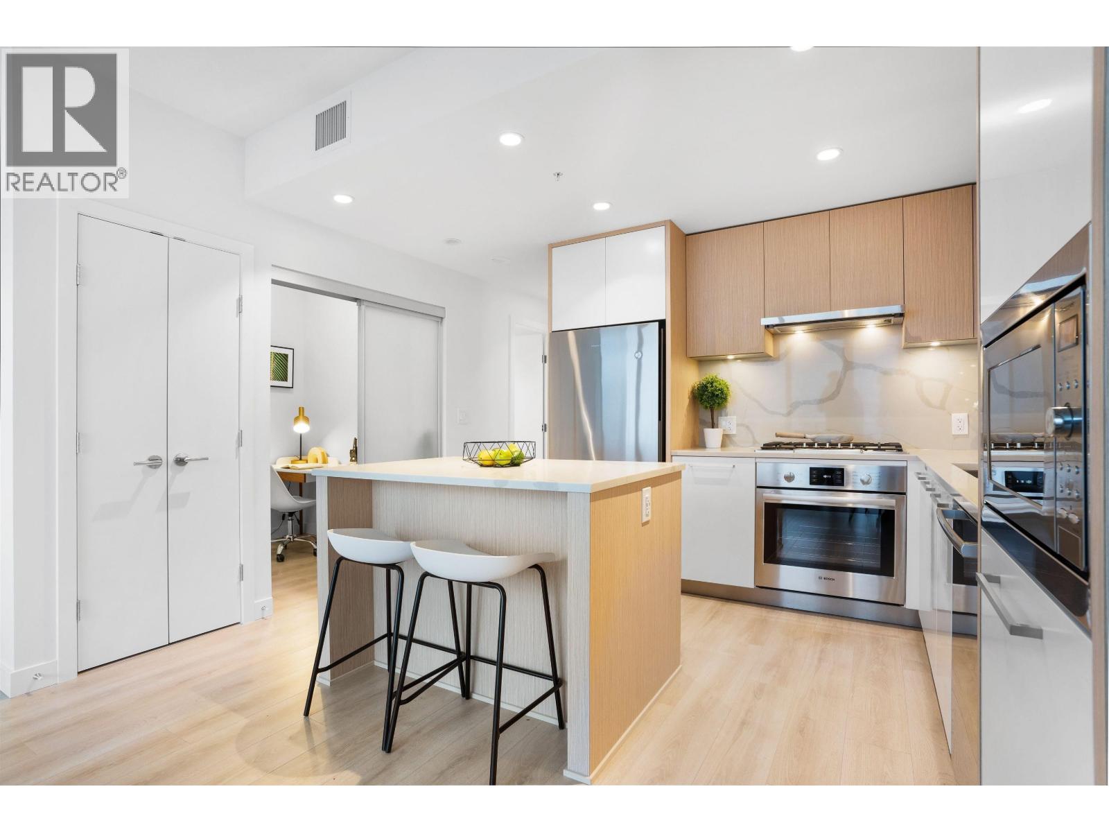 For sale: 3607 567 CLARKE ROAD, Coquitlam, British Columbia V3J0K7 ...