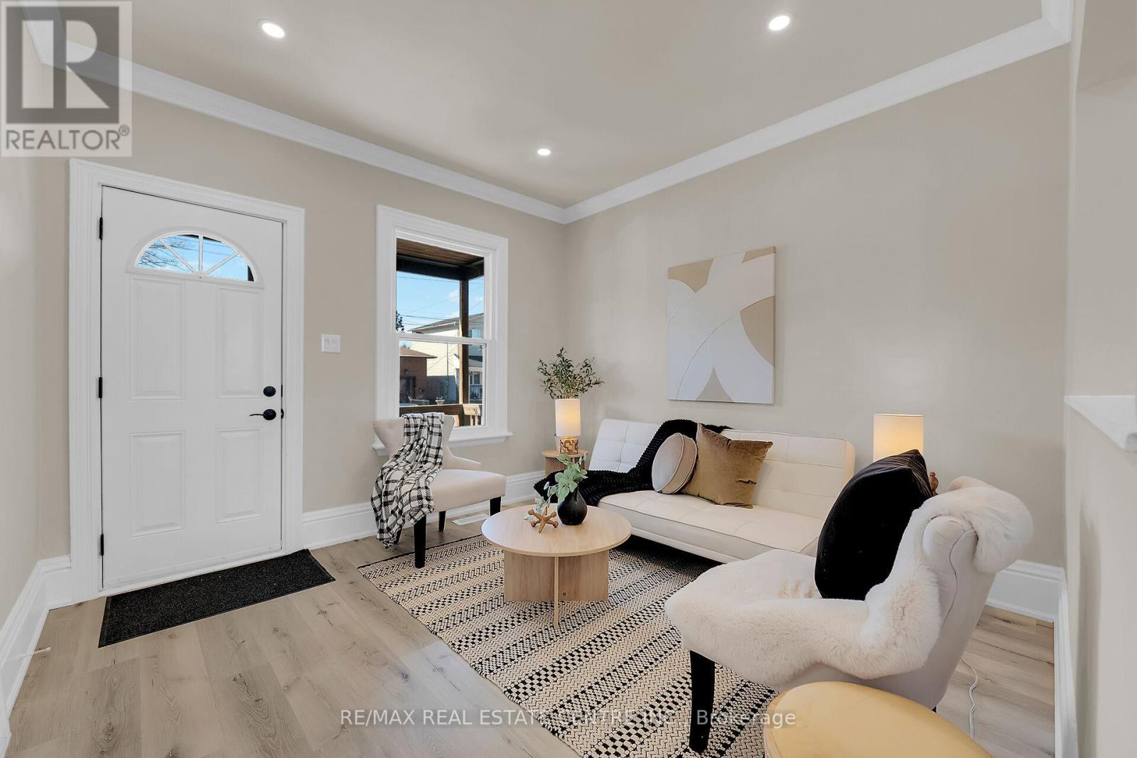 À vendre : 70 ROBINS AVENUE, Hamilton (Crown Point), Ontario L8H4N4 ...