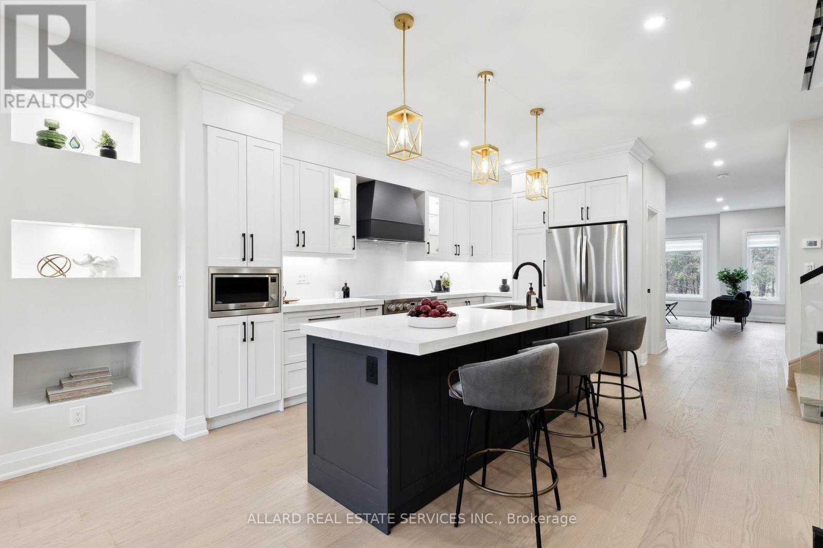 For sale: 1956A VALLEY FARM ROAD, Pickering (Liverpool), Ontario L1V1X7 ...