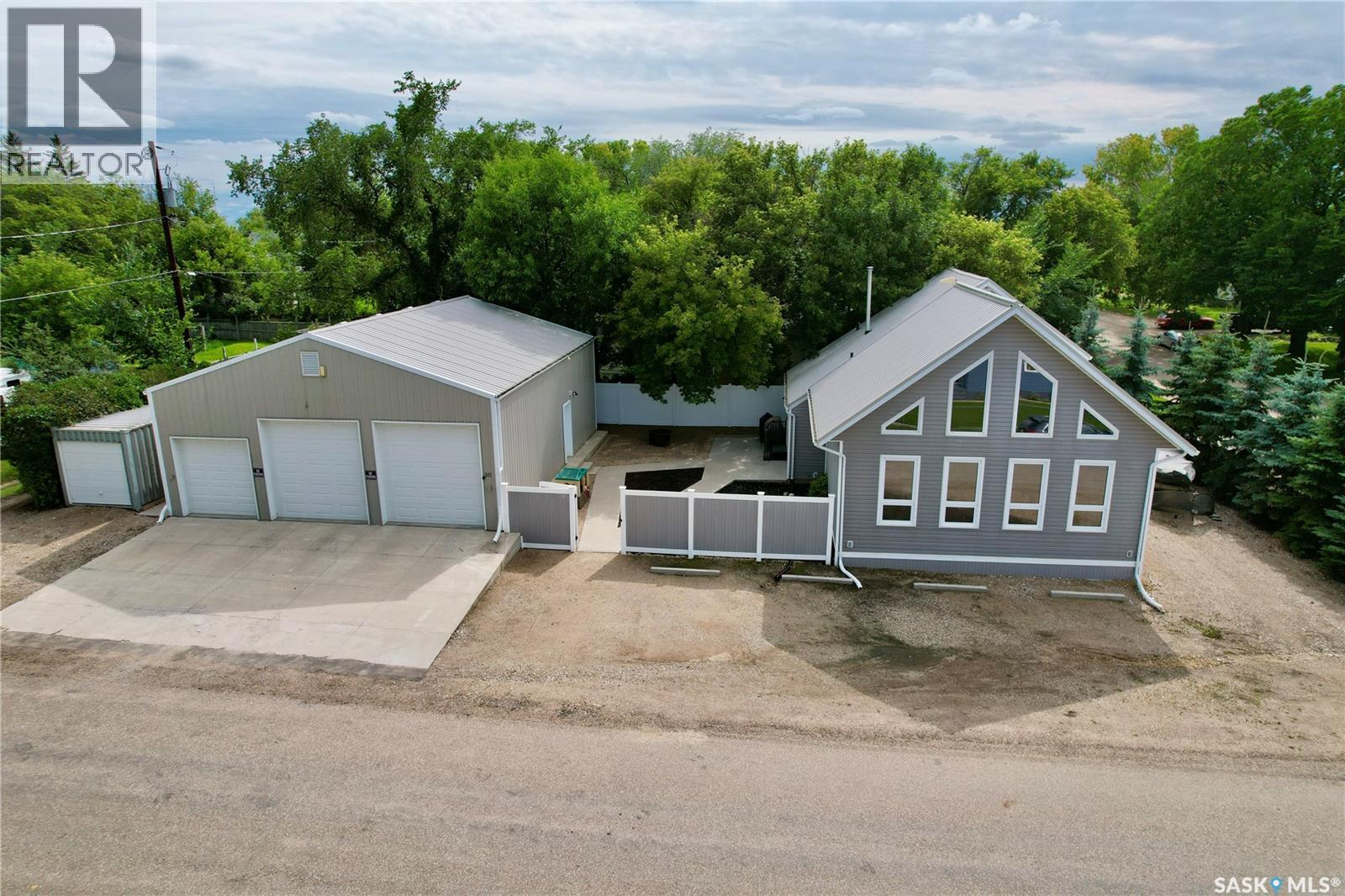 For sale: 212 Jura STREET, Colonsay, Saskatchewan S0K0Z0 - SK019844 ...