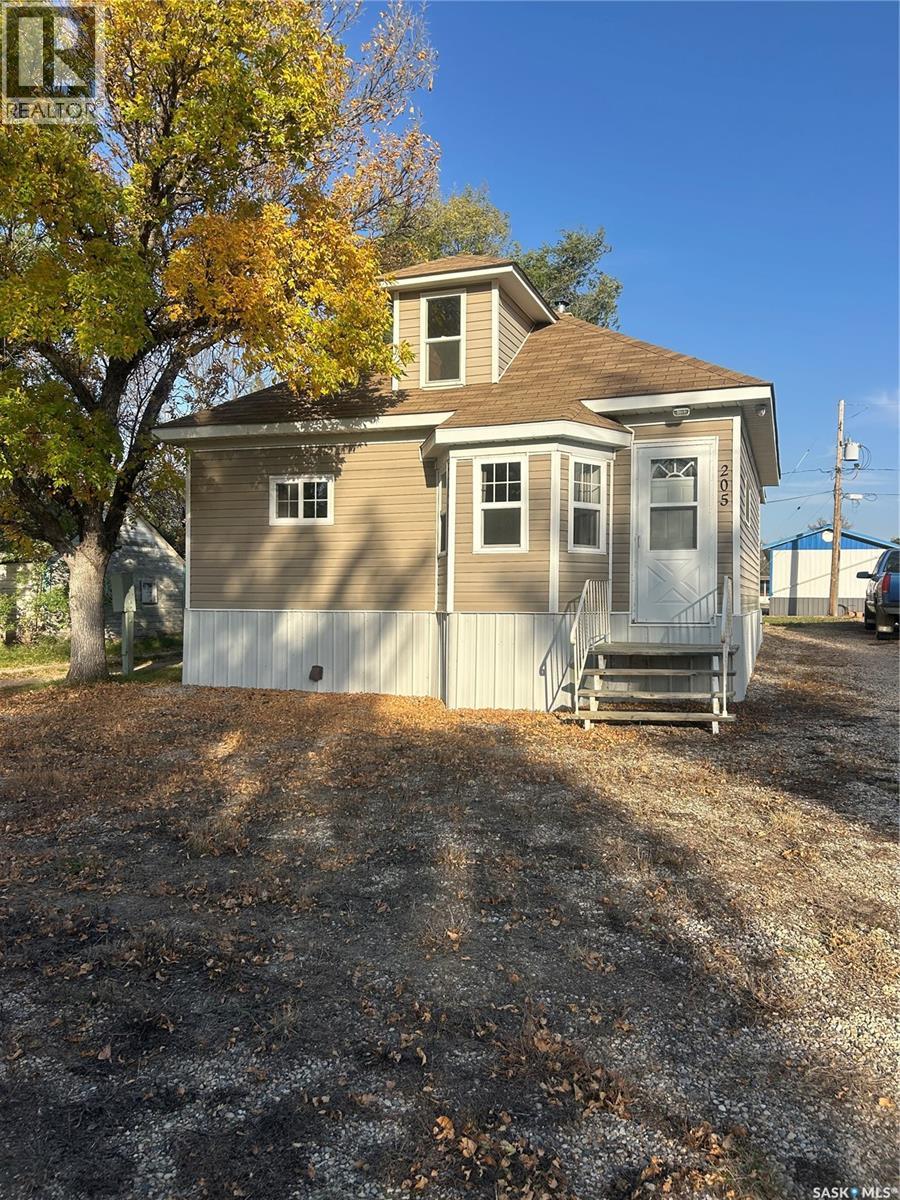 For sale: 205 West 1st STREET, Alida, Saskatchewan S0C0A0 - SK019886 ...