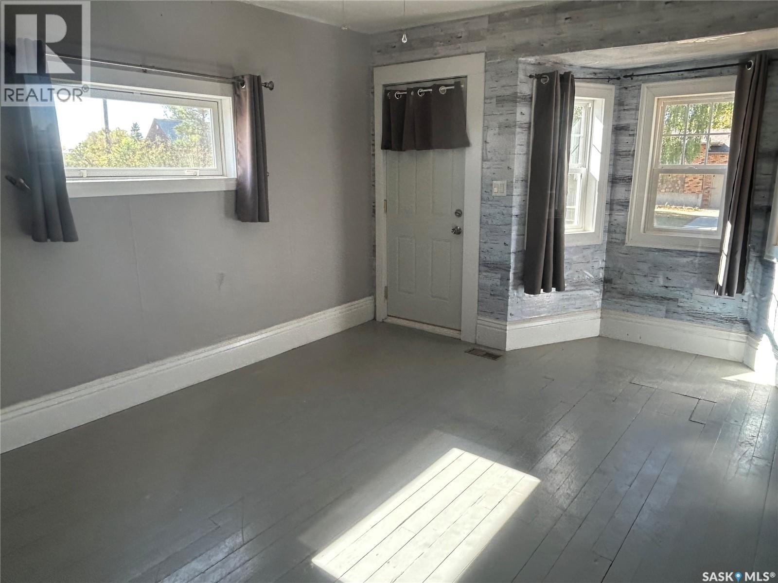 For sale: 205 West 1st STREET, Alida, Saskatchewan S0C0A0 - SK019886 ...