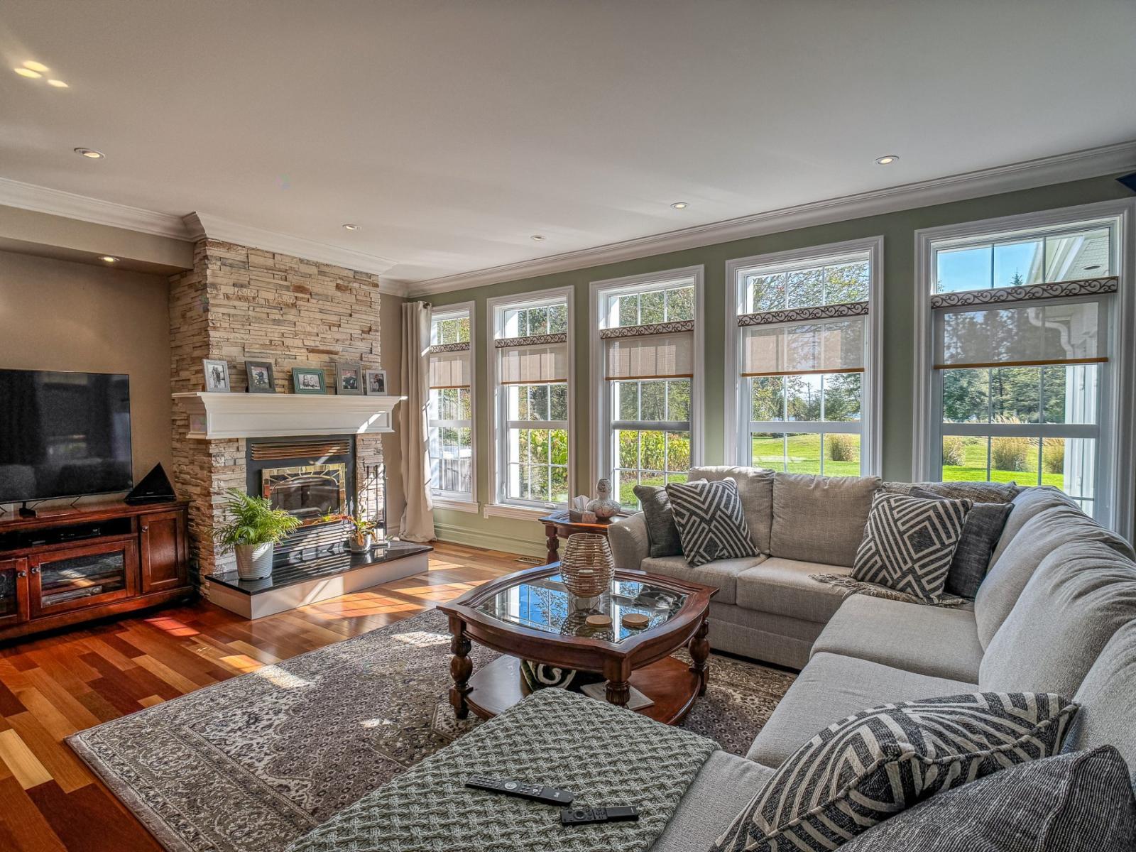 For sale: 1231 Route des Outaouais, Brownsburg-Chatham, Quebec J8G1T2 ...