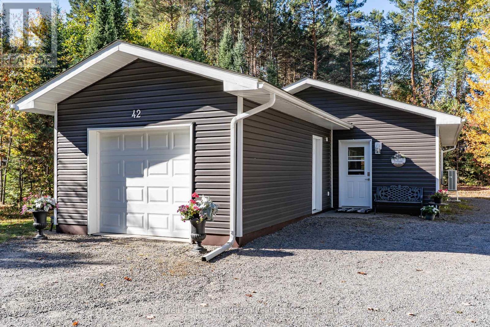 For sale: 42 MURRAY STREET, Sundridge, Ontario P0A1Z0 - X12444949 ...
