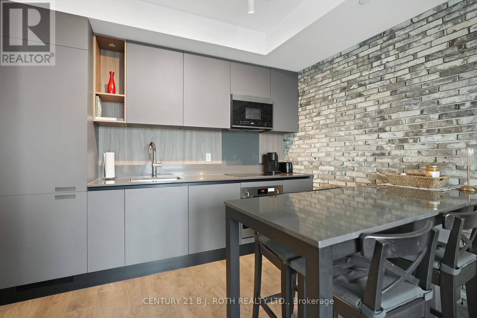 For rent: 1907 - 39 MARY STREET, Barrie (City Centre), Ontario L4N1S9 - S12447059 | REALTOR.ca