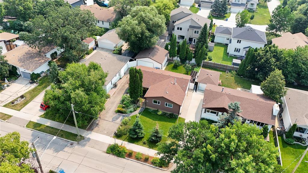 For sale: 148 Arden Avenue, Winnipeg, Manitoba R2M2K3 - 202525919 ...