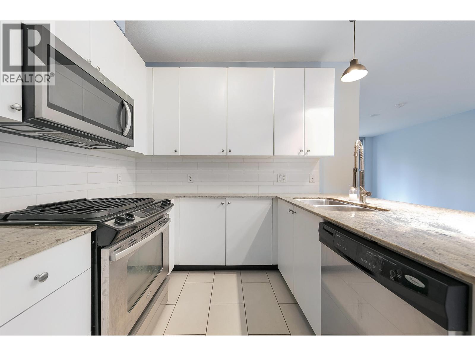 For sale: 1007 280 ROSS DRIVE, New Westminster, British Columbia V3L0C2 ...