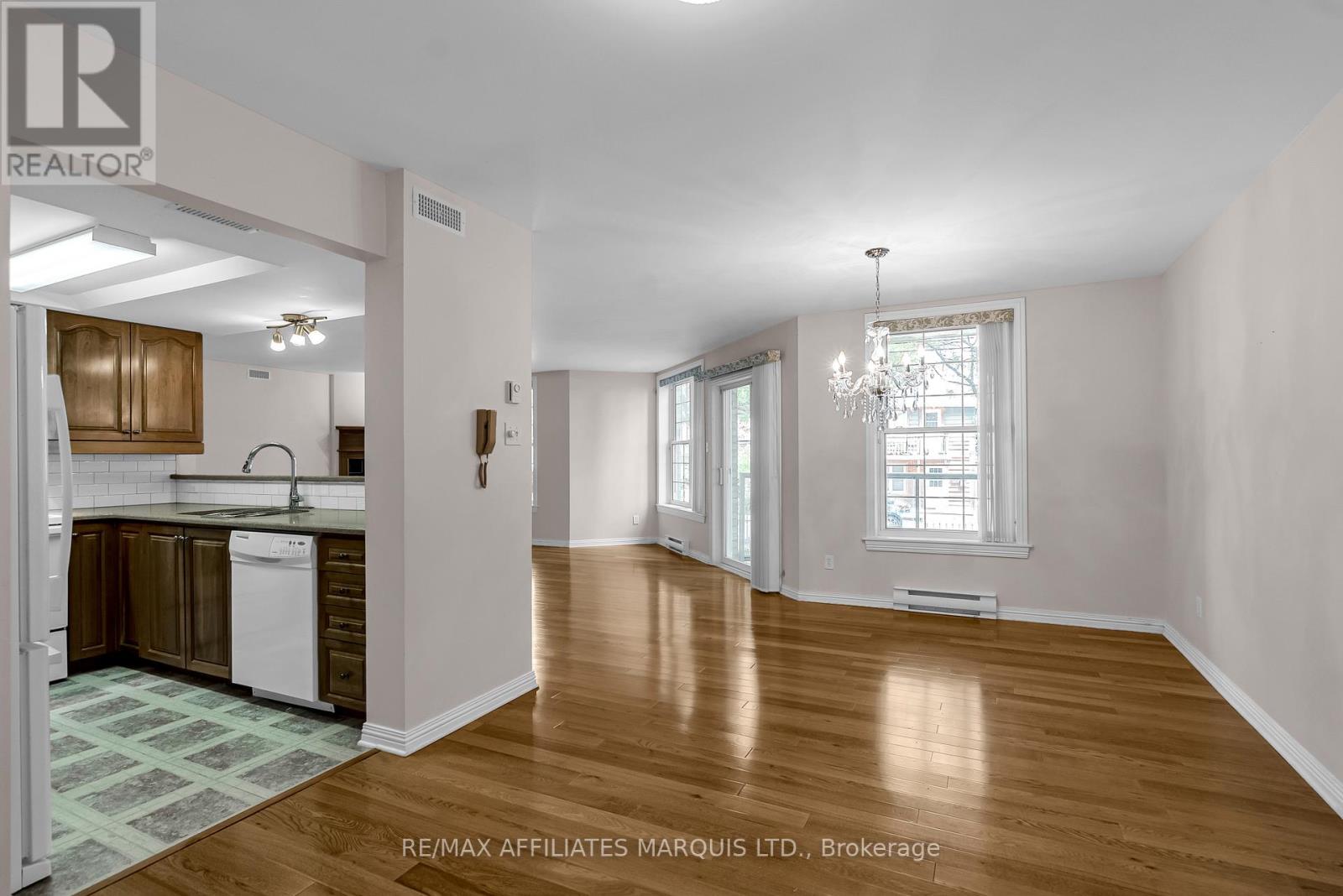 For sale: 104 - 301 WATER STREET W, Cornwall (Cornwall), Ontario K6J1A5 ...