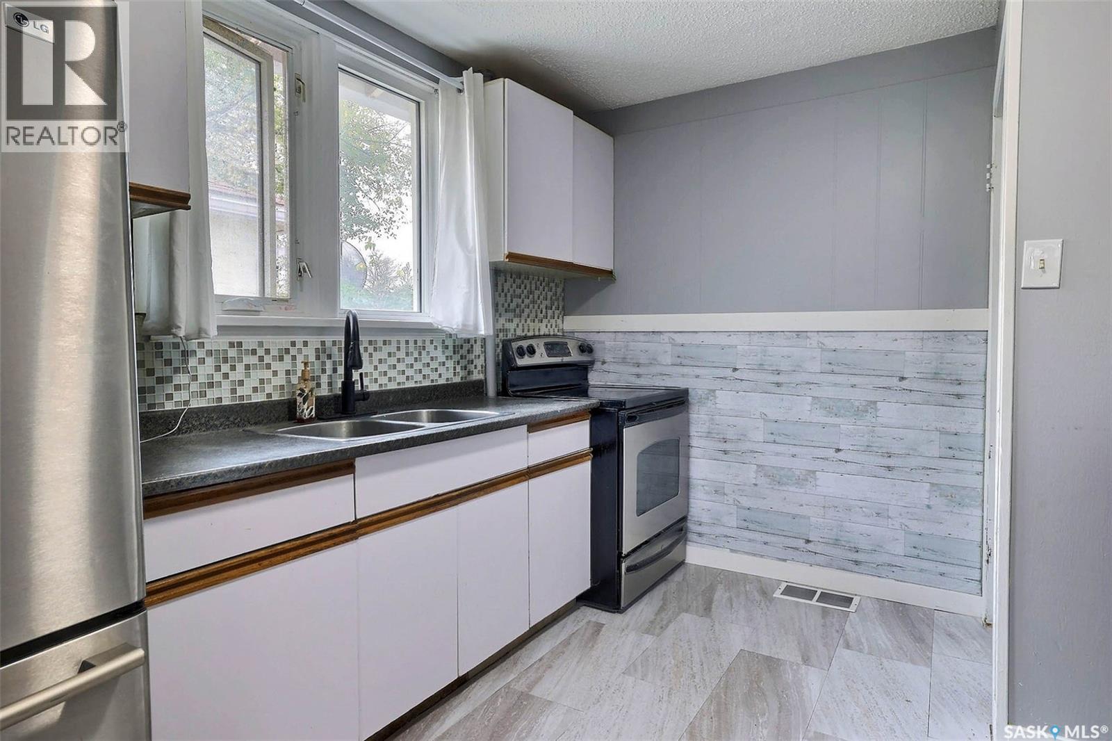 For sale: 840 Argyle STREET, Regina, Saskatchewan S4T3P8 - SK020227 ...