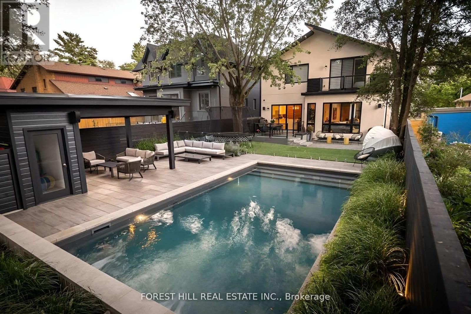 For sale: 8 NORA ROAD, Toronto (Islington-City Centre West), Ontario ...