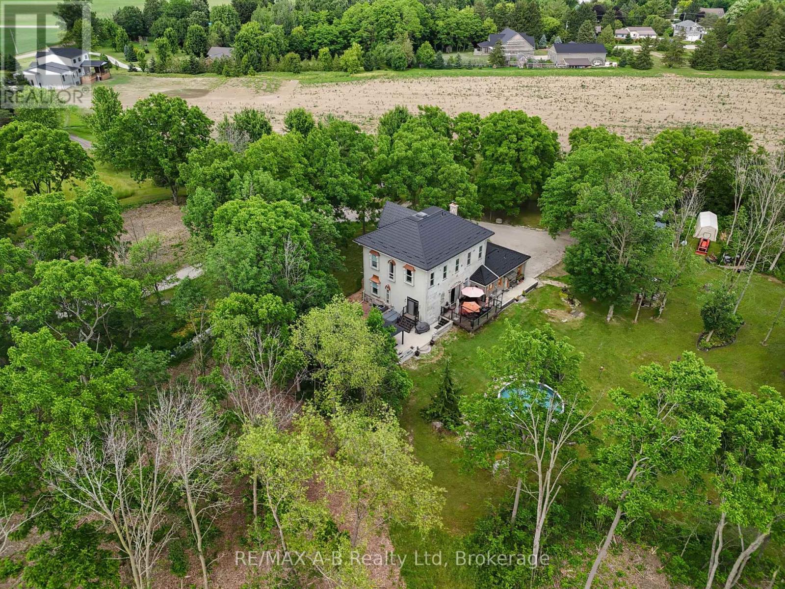 For sale: 12096 GALE ROAD, North Middlesex (Carlisle), Ontario N0M1A0 ...