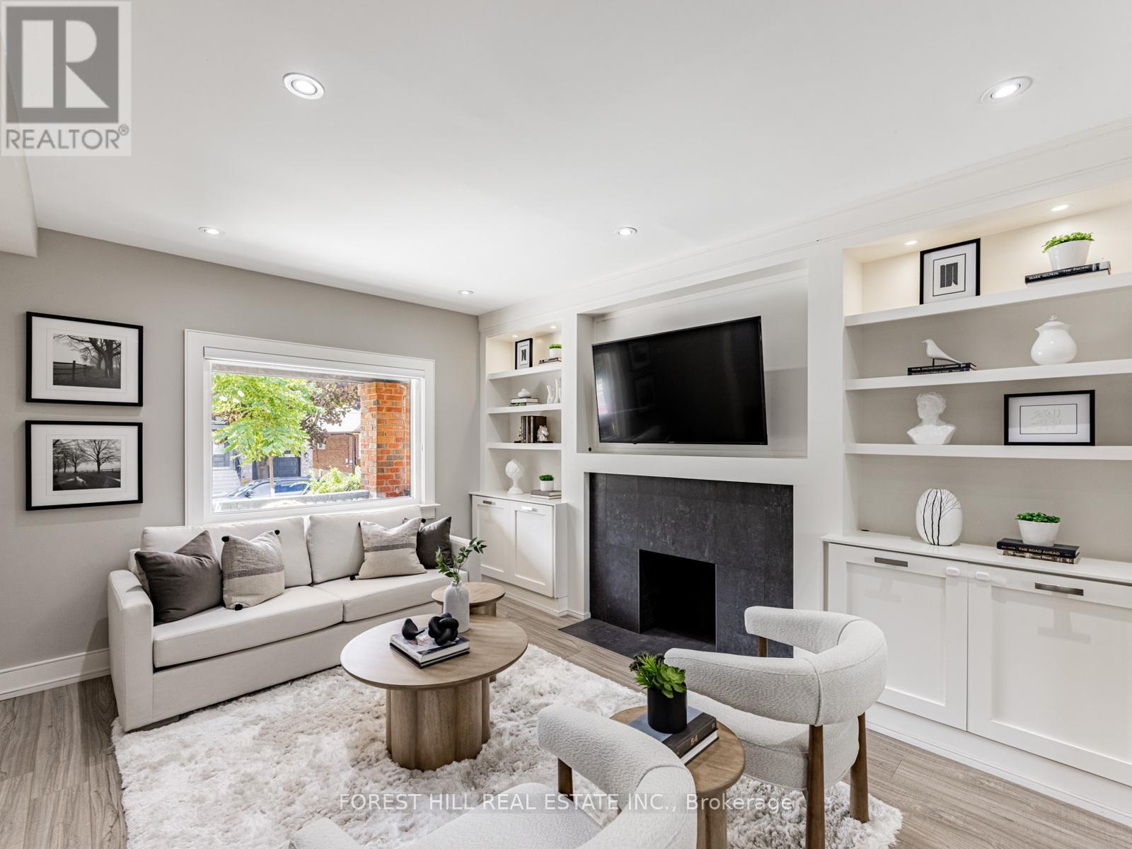 For sale: 438 WHITMORE AVENUE, Toronto (Briar Hill-Belgravia), Ontario M6E2N7 - W12453499 ...