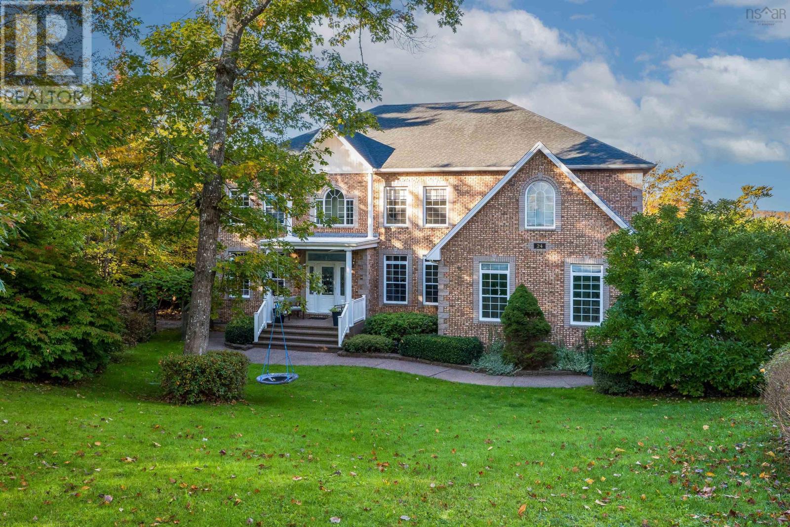 For sale: 24 Glenmorren Court, Fall River, Nova Scotia B2T1A4 ...