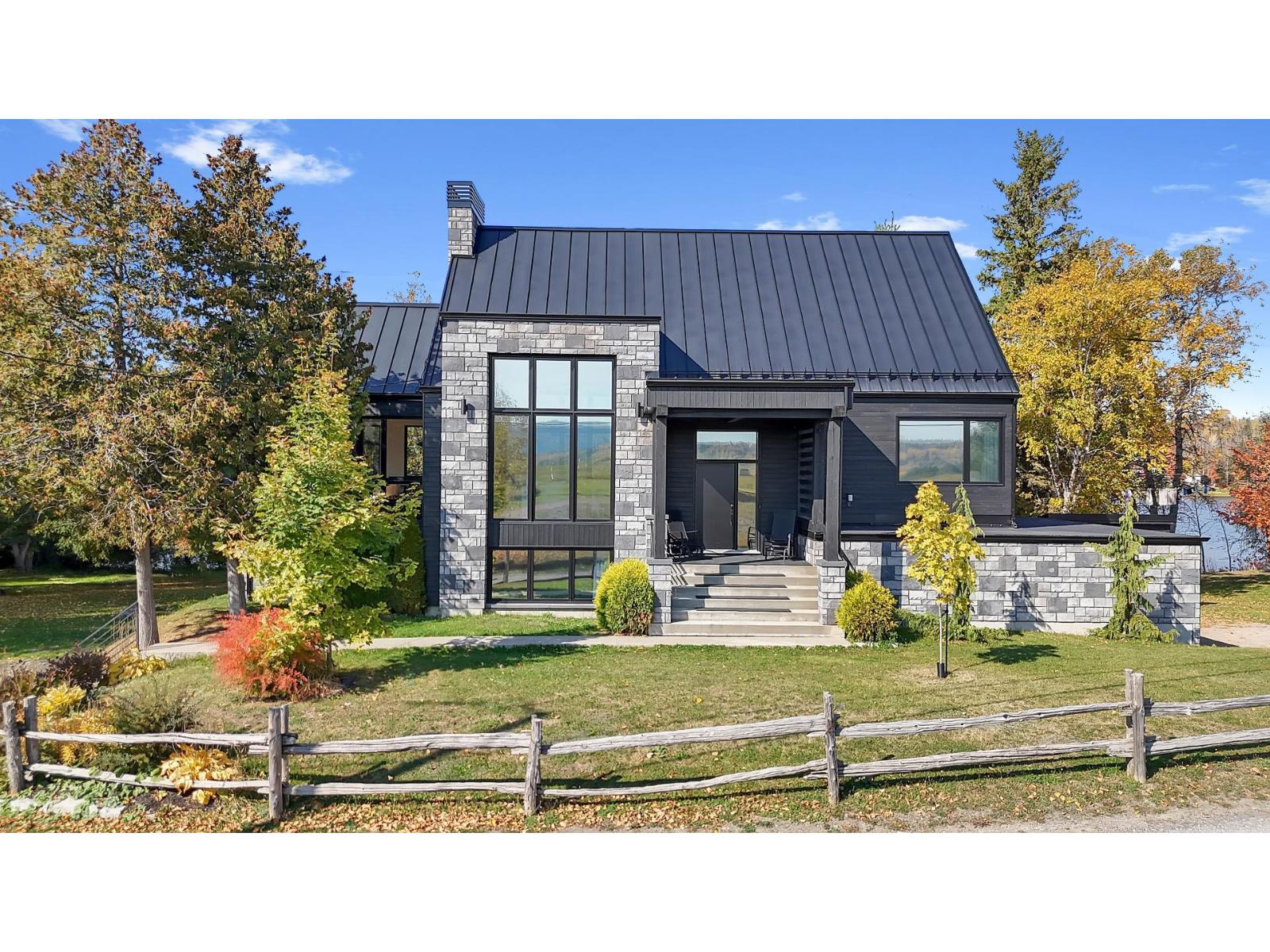 For sale: 92 Ch. du Lac-à-Gasse, Saint-Anaclet-de-Lessard, Quebec ...