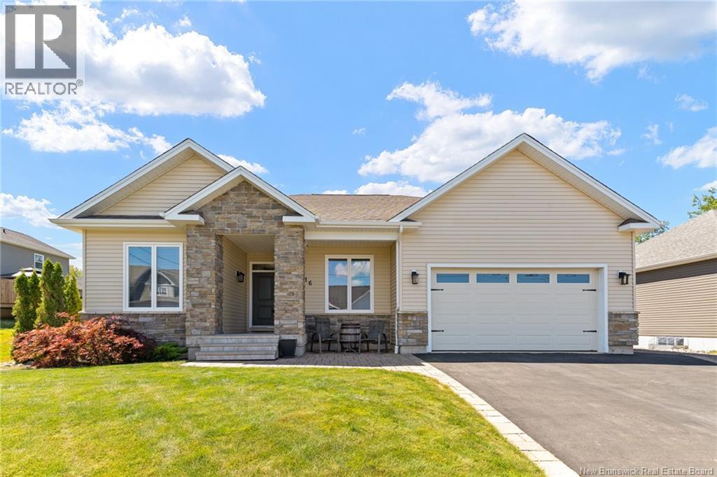 For sale: 16 Louis-Arthur Court, Dieppe, New Brunswick E1A9M5 ...