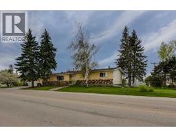 For sale: 1203 Gough Road, Carstairs, Alberta T0M0N0 - A2222112 ...