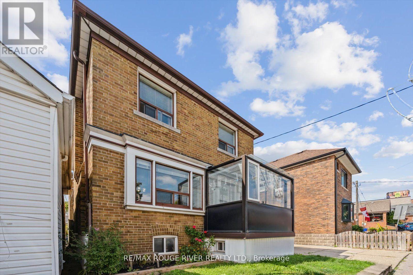 For sale: 424 OAKWOOD AVENUE, Toronto (Oakwood Village), Ontario M6E2W3 ...