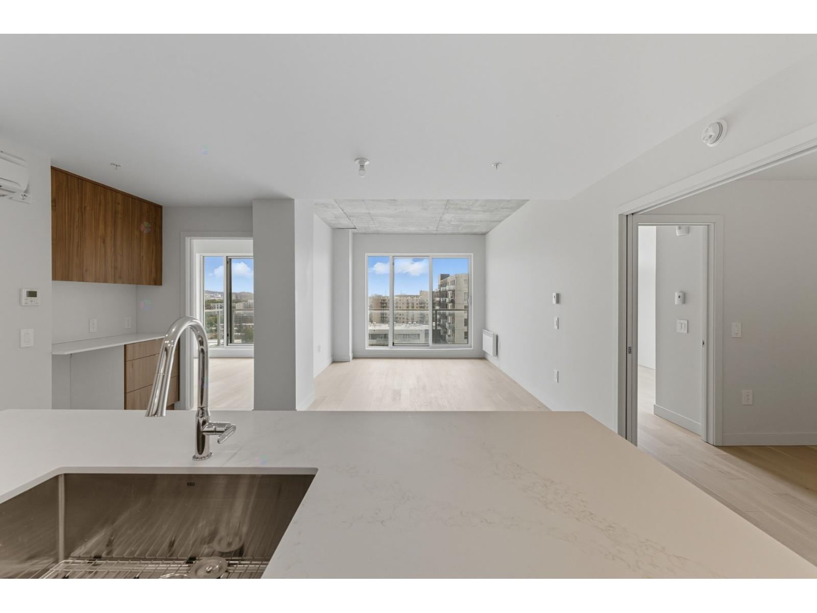 For sale: 3000 Boul. Thimens, #1208, Montréal (Saint-Laurent), Quebec ...