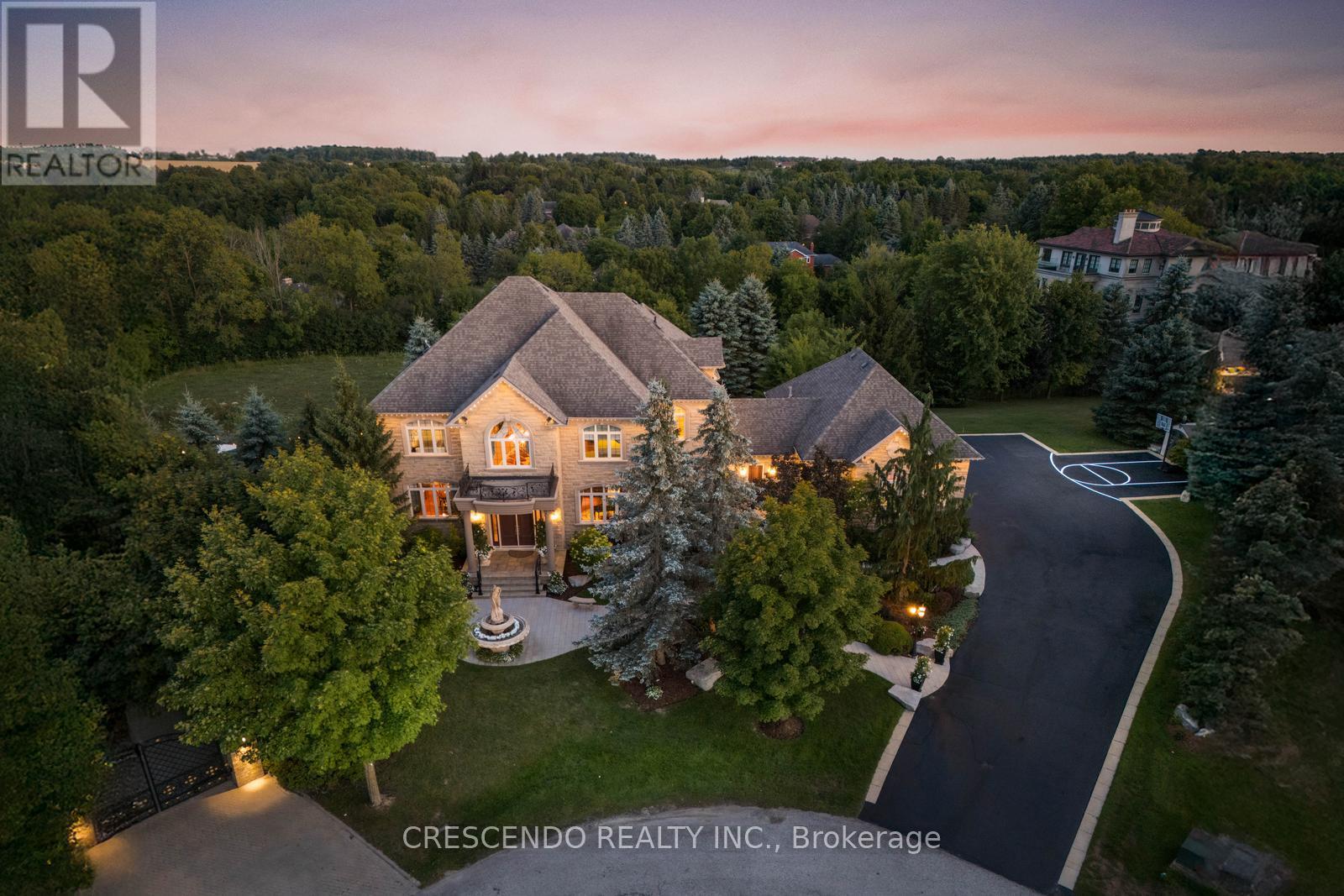 For sale: 2 PRINCE ADAM COURT, King (King City), Ontario L7B1M1 ...