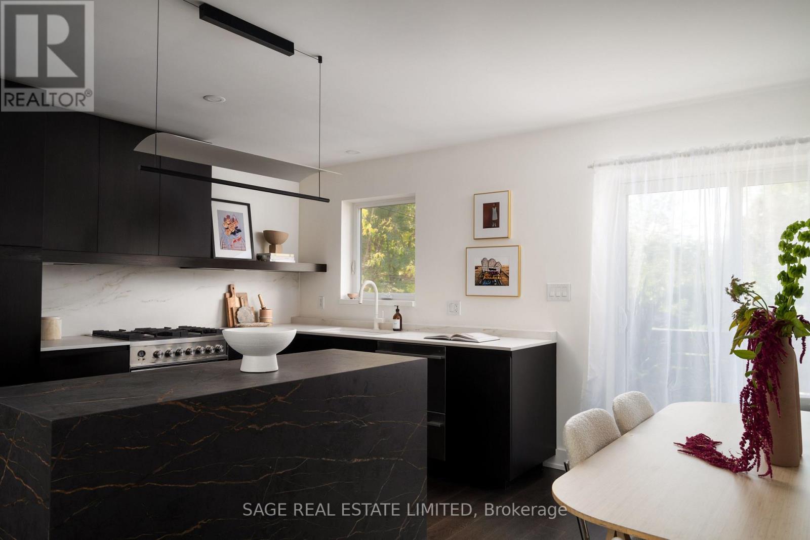 For sale: 276 OAKWOOD AVENUE, Toronto (Oakwood Village), Ontario M6E2V6 ...