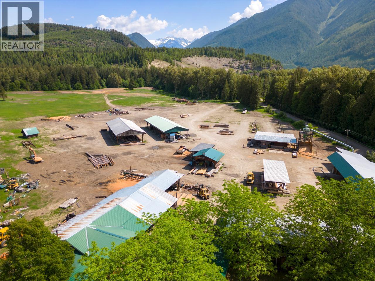 For sale: 209 LARDEAU RIVER Road, Meadow Creek, British Columbia V0G1N0 ...