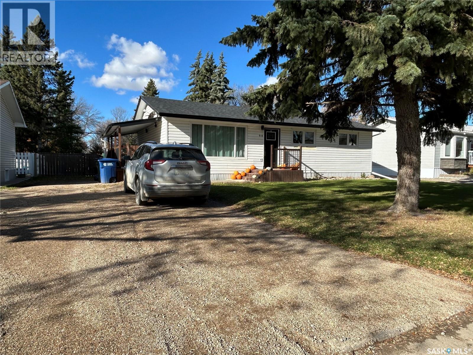 916 Moose STREET, Moosomin, Saskatchewan S0G3N0 | REALTOR.ca